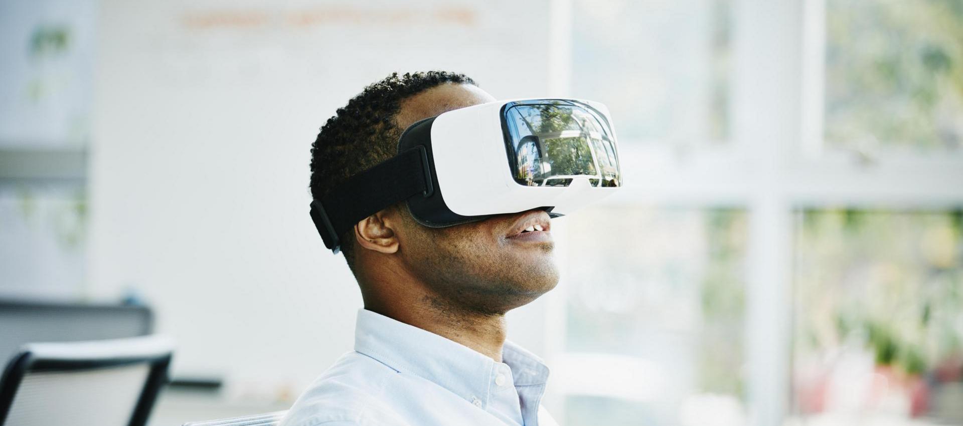 VR, AR, MR: What’s The DIfference and What Is It All About